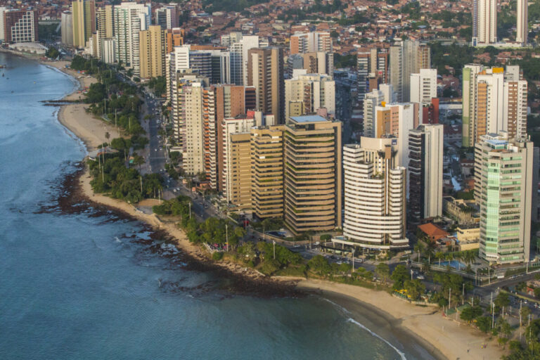 Qual é o DDD? Veja a lista oficial de códigos telefônicos POR ESTADO em ...