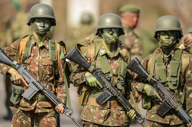 Dia do Soldado: descubra mais sobre a carreira militar e confira ...