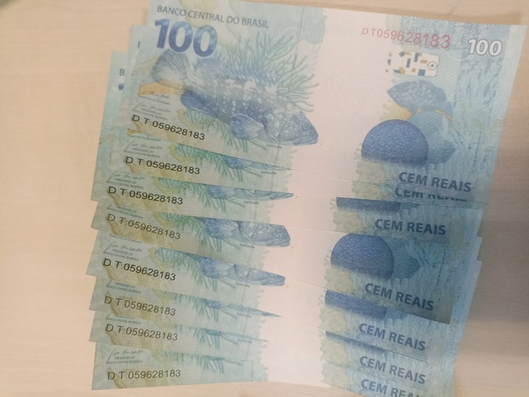 Fique atento! Aprenda a identificar notas falsas de real com essas ...